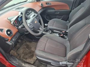 Sarkans Chevrolet Aveo 2011 Tallina, ar dzinēja tilpumu 1.40 L un nobraukumu 100 tūkst. km par 1499 €, foto 5 vietnē AUTOMOTO.COM.LV
