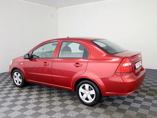 Red Chevrolet Aveo 2011 in Tallinn, with an engine capacity of 1.40 L and mileage of 189 thousand km for 999 €, photo 4 on AUTOMOTO.COM.LV