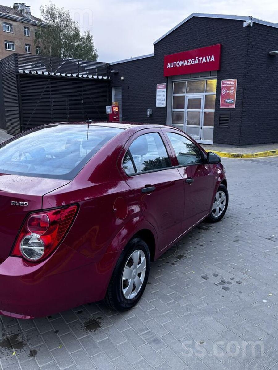 Red Chevrolet Aveo 2012 in Riga, with an engine capacity of 1.20 L and mileage of 121 thousand km for 1700 €, photo 3 on AUTOMOTO.COM.LV