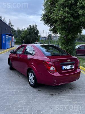 Red Chevrolet Aveo 2012 in Riga, with an engine capacity of 1.20 L and mileage of 121 thousand km for 1700 €, photo 4 on AUTOMOTO.COM.LV