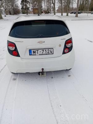 White Chevrolet Aveo 2012 in Valmiera, with an engine capacity of 1.30 L and mileage of 292 thousand km for 1400 €, photo 3 on AUTOMOTO.COM.LV