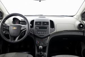 White Chevrolet Aveo 2012 in Tallinn, with an engine capacity of 1.20 L and mileage of 68 thousand km for 2299 €, photo 6 on AUTOMOTO.COM.LV