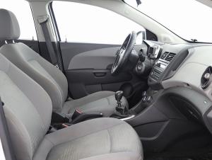 White Chevrolet Aveo 2012 in Tallinn, with an engine capacity of 1.20 L and mileage of 68 thousand km for 2299 €, photo 7 on AUTOMOTO.COM.LV