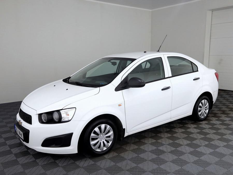 White Chevrolet Aveo 2012 in Tallinn, with an engine capacity of 1.20 L and mileage of 68 thousand km for 2299 €, photo 10 on AUTOMOTO.COM.LV