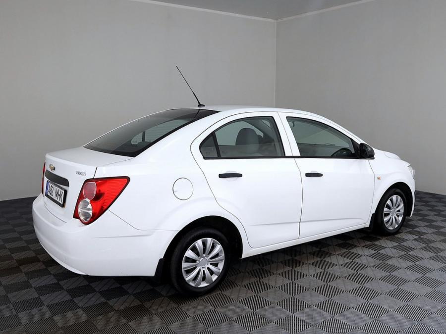 White Chevrolet Aveo 2012 in Tallinn, with an engine capacity of 1.20 L and mileage of 68 thousand km for 2299 €, photo 11 on AUTOMOTO.COM.LV