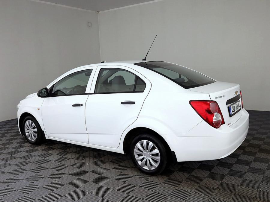 White Chevrolet Aveo 2012 in Tallinn, with an engine capacity of 1.20 L and mileage of 68 thousand km for 2299 €, photo 12 on AUTOMOTO.COM.LV