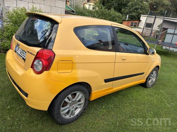 Yellow Chevrolet Aveo 2009 in Riga, with an engine capacity of 1.20 L and mileage of 120 thousand km for 1550 €, photo 3 on AUTOMOTO.COM.LV