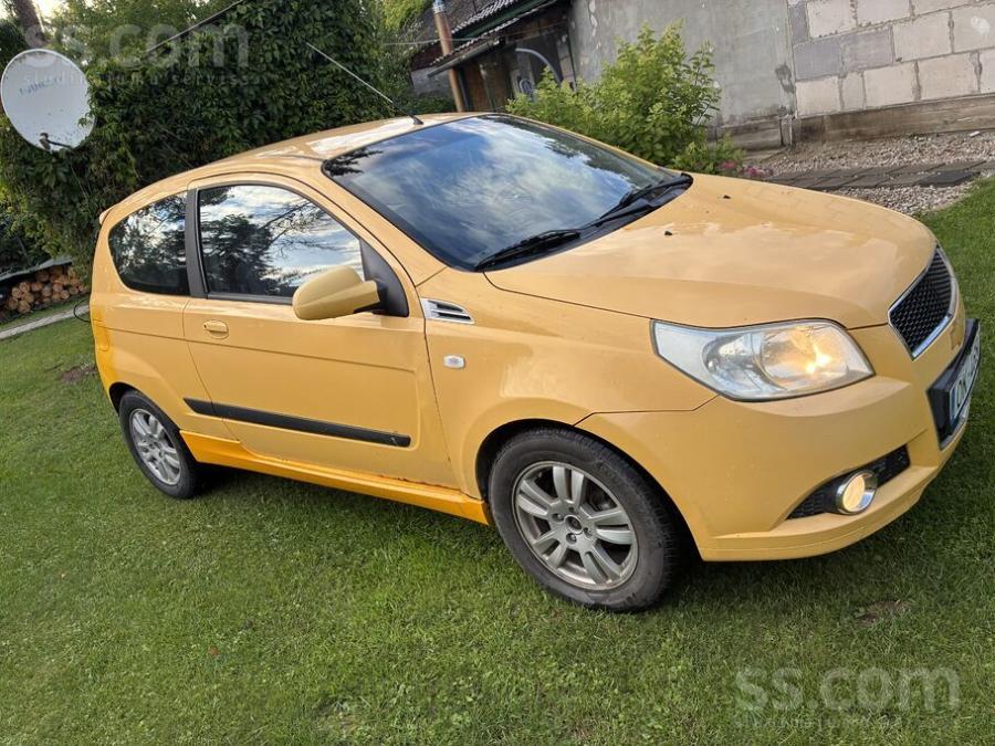Yellow Chevrolet Aveo 2009 in Riga, with an engine capacity of 1.20 L and mileage of 120 thousand km for 1550 €, photo 6 on AUTOMOTO.COM.LV
