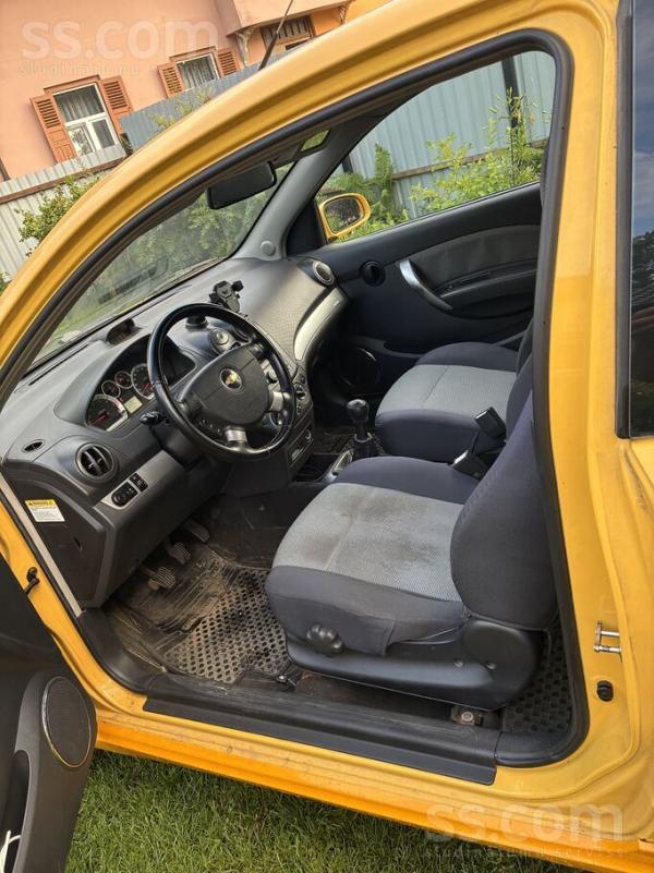 Yellow Chevrolet Aveo 2009 in Riga, with an engine capacity of 1.20 L and mileage of 120 thousand km for 1550 €, photo 9 on AUTOMOTO.COM.LV