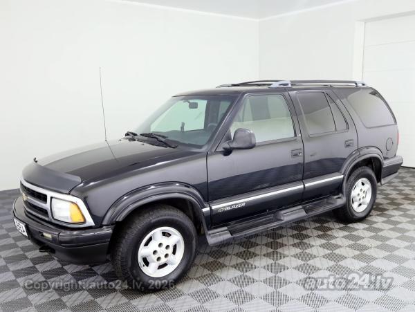 Melns Chevrolet Blazer 1996 Tallina, ar dzinēja tilpumu 4.30 L un nobraukumu 153 tūkst. km par 1599 €, foto 2 vietnē AUTOMOTO.COM.LV