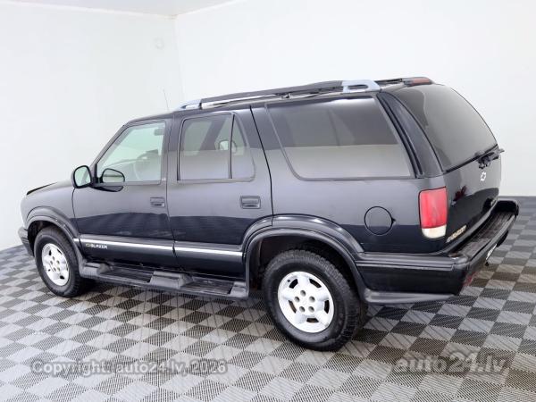 Melns Chevrolet Blazer 1996 Tallina, ar dzinēja tilpumu 4.30 L un nobraukumu 153 tūkst. km par 1599 €, foto 4 vietnē AUTOMOTO.COM.LV