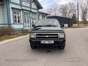 Melns Chevrolet Blazer 1996 Tallina, ar dzinēja tilpumu 4.30 L un nobraukumu 0 tūkst. km par 1700 €, foto 3 vietnē AUTOMOTO.COM.LV