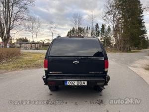 Melns Chevrolet Blazer 1996 Tallina, ar dzinēja tilpumu 4.30 L un nobraukumu 0 tūkst. km par 1700 €, foto 7 vietnē AUTOMOTO.COM.LV