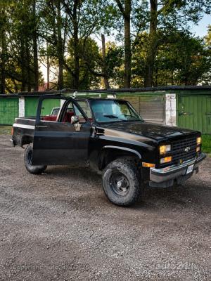 Melns Chevrolet Blazer 1990 Tallina, ar dzinēja tilpumu 5.70 L un nobraukumu 0 tūkst. km par 8900 €, foto 3 vietnē AUTOMOTO.COM.LV