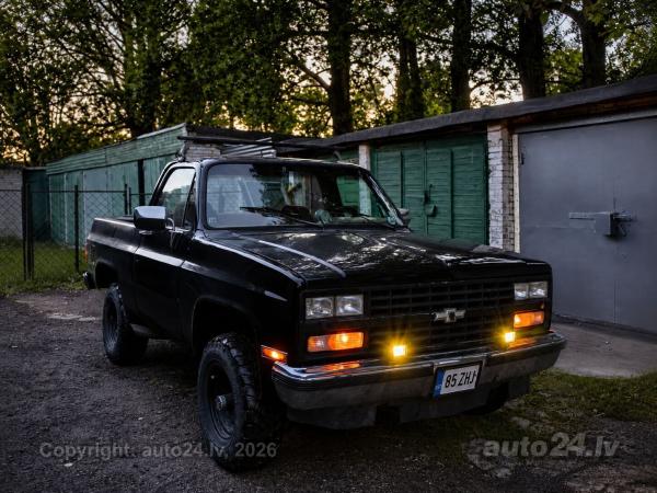 Melns Chevrolet Blazer 1990 Tallina, ar dzinēja tilpumu 5.70 L un nobraukumu 0 tūkst. km par 8900 €, foto 6 vietnē AUTOMOTO.COM.LV