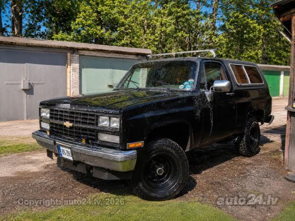 Melns Chevrolet Blazer 1990 Tallina, ar dzinēja tilpumu 5.70 L un nobraukumu 0 tūkst. km par 8900 €, foto 7 vietnē AUTOMOTO.COM.LV