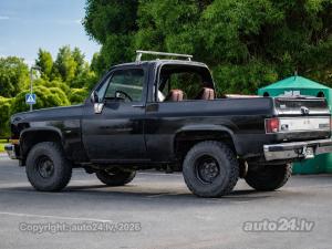 Melns Chevrolet Blazer 1990 Tallina, ar dzinēja tilpumu 5.70 L un nobraukumu 0 tūkst. km par 8900 €, foto 10 vietnē AUTOMOTO.COM.LV