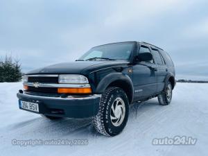 Melns Chevrolet Blazer 2001 Tallina, ar dzinēja tilpumu 4.30 L un nobraukumu 247 tūkst. km par 5000 €, foto 2 vietnē AUTOMOTO.COM.LV