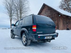 Melns Chevrolet Blazer 2001 Tallina, ar dzinēja tilpumu 4.30 L un nobraukumu 247 tūkst. km par 5000 €, foto 3 vietnē AUTOMOTO.COM.LV
