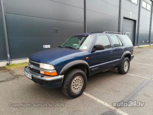 Blue Chevrolet Blazer 2002 in Tallinn, with an engine capacity of 4.30 L and mileage of 305 thousand km for 3490 €, photo  on AUTOMOTO.COM.LV