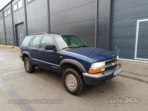 Zils Chevrolet Blazer 2002 Tallina, ar dzinēja tilpumu 4.30 L un nobraukumu 305 tūkst. km par 3490 €, foto 3 vietnē AUTOMOTO.COM.LV