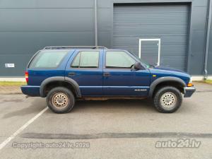 Zils Chevrolet Blazer 2002 Tallina, ar dzinēja tilpumu 4.30 L un nobraukumu 305 tūkst. km par 3490 €, foto 7 vietnē AUTOMOTO.COM.LV