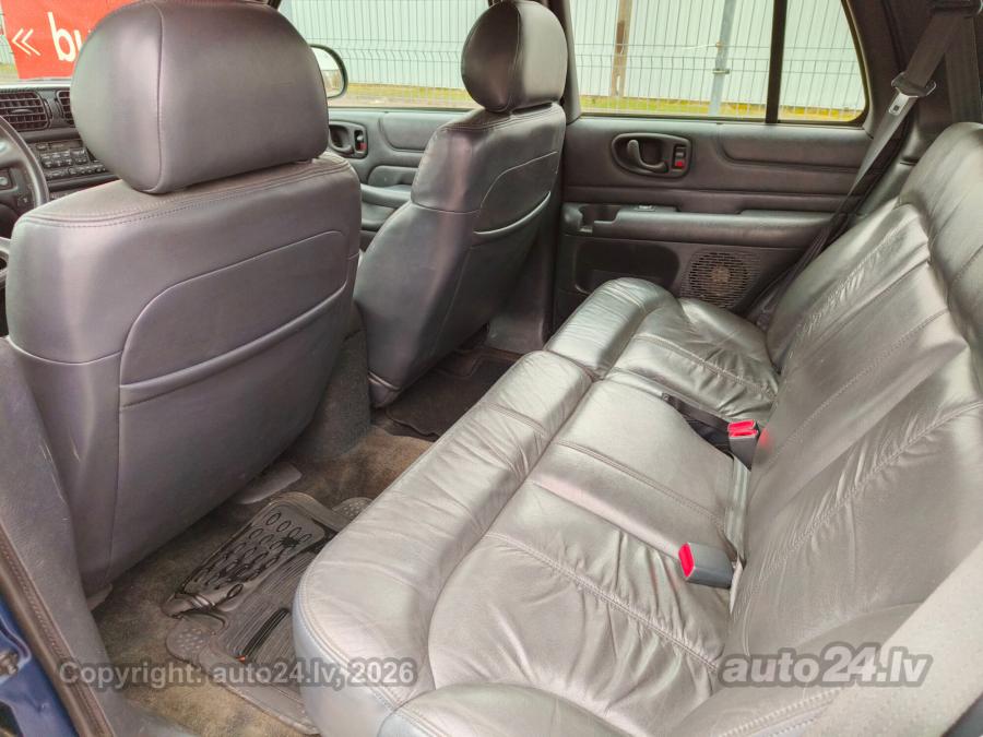 Zils Chevrolet Blazer 2002 Tallina, ar dzinēja tilpumu 4.30 L un nobraukumu 305 tūkst. km par 3490 €, foto 10 vietnē AUTOMOTO.COM.LV