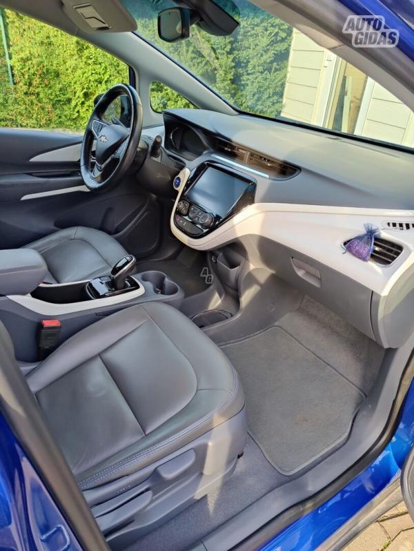 Blue Chevrolet Bolt 2017 in Vilnius, with an engine capacity of 0.00 L and mileage of 96 thousand km for 13500 €, photo 7 on AUTOMOTO.COM.LV