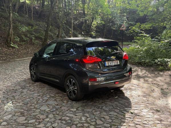 Pelēks Chevrolet Bolt 2017 Viļņa, ar dzinēja tilpumu 0.00 L un nobraukumu 142 tūkst. km par 10000 €, foto 3 vietnē AUTOMOTO.COM.LV