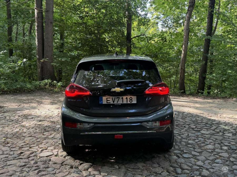 Grey Chevrolet Bolt 2017 in Vilnius, with an engine capacity of 0.00 L and mileage of 142 thousand km for 10000 €, photo 5 on AUTOMOTO.COM.LV