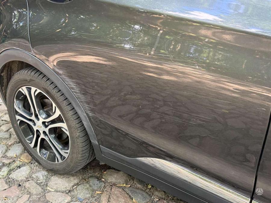 Grey Chevrolet Bolt 2017 in Vilnius, with an engine capacity of 0.00 L and mileage of 142 thousand km for 10000 €, photo 8 on AUTOMOTO.COM.LV