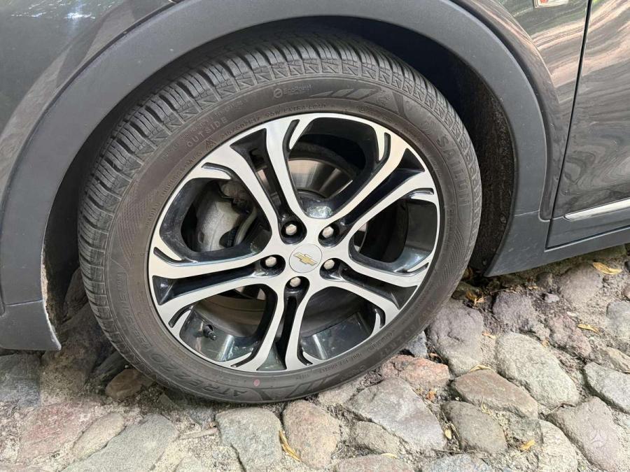 Grey Chevrolet Bolt 2017 in Vilnius, with an engine capacity of 0.00 L and mileage of 142 thousand km for 10000 €, photo 11 on AUTOMOTO.COM.LV
