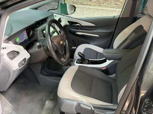 Grey Chevrolet Bolt 2017 in Vilnius, with an engine capacity of 0.00 L and mileage of 142 thousand km for 10000 €, photo 12 on AUTOMOTO.COM.LV