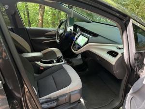 Grey Chevrolet Bolt 2017 in Vilnius, with an engine capacity of 0.00 L and mileage of 142 thousand km for 10000 €, photo 14 on AUTOMOTO.COM.LV