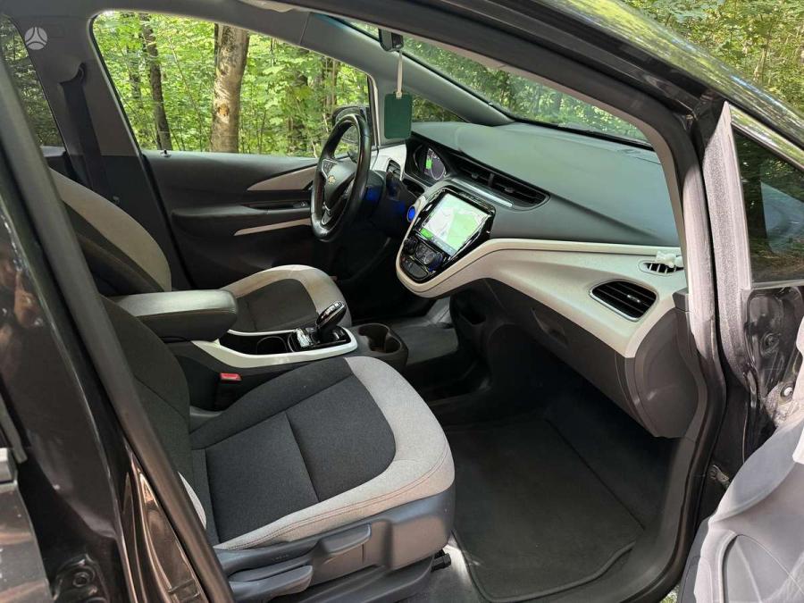 Grey Chevrolet Bolt 2017 in Vilnius, with an engine capacity of 0.00 L and mileage of 142 thousand km for 10000 €, photo 14 on AUTOMOTO.COM.LV