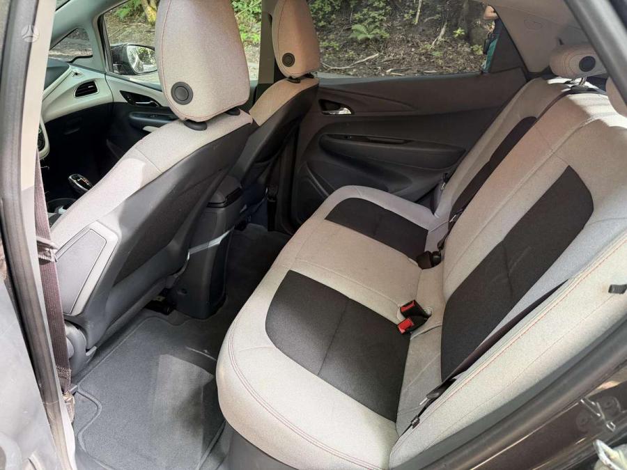 Grey Chevrolet Bolt 2017 in Vilnius, with an engine capacity of 0.00 L and mileage of 142 thousand km for 10000 €, photo 15 on AUTOMOTO.COM.LV