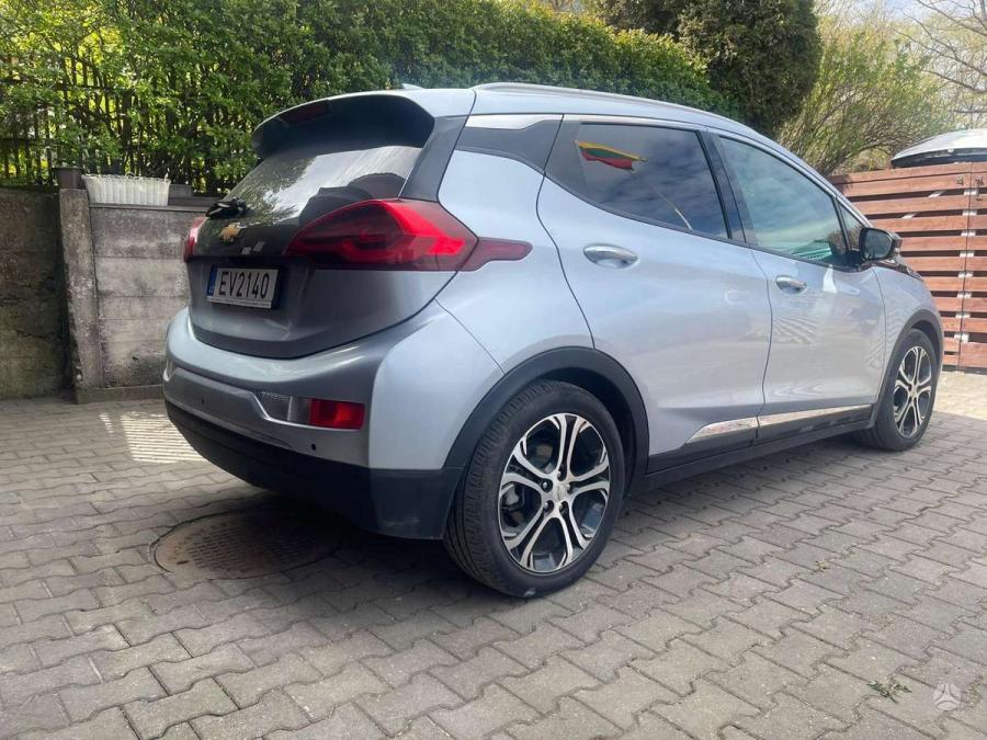Grey Chevrolet Bolt 2017 in Klaipeda, with an engine capacity of 0.00 L and mileage of 124 thousand km for 9799 €, photo 5 on AUTOMOTO.COM.LV