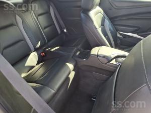 Melns Chevrolet Camaro 2018 Liepāja, ar dzinēja tilpumu 6.10 L un nobraukumu 118 tūkst. km par 30000 €, foto 11 vietnē AUTOMOTO.COM.LV