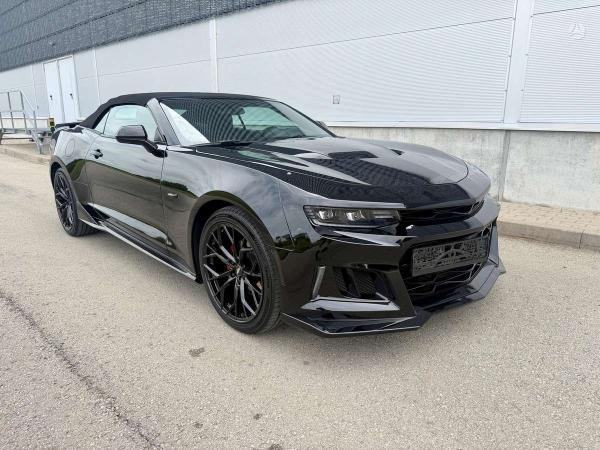 Black Chevrolet Camaro 2023 in Siauliai, with an engine capacity of 3.64 L and mileage of 59 thousand km for 27830 €, photo 2 on AUTOMOTO.COM.LV