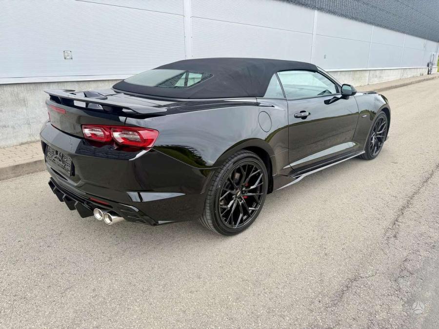 Black Chevrolet Camaro 2023 in Siauliai, with an engine capacity of 3.64 L and mileage of 59 thousand km for 27830 €, photo 4 on AUTOMOTO.COM.LV