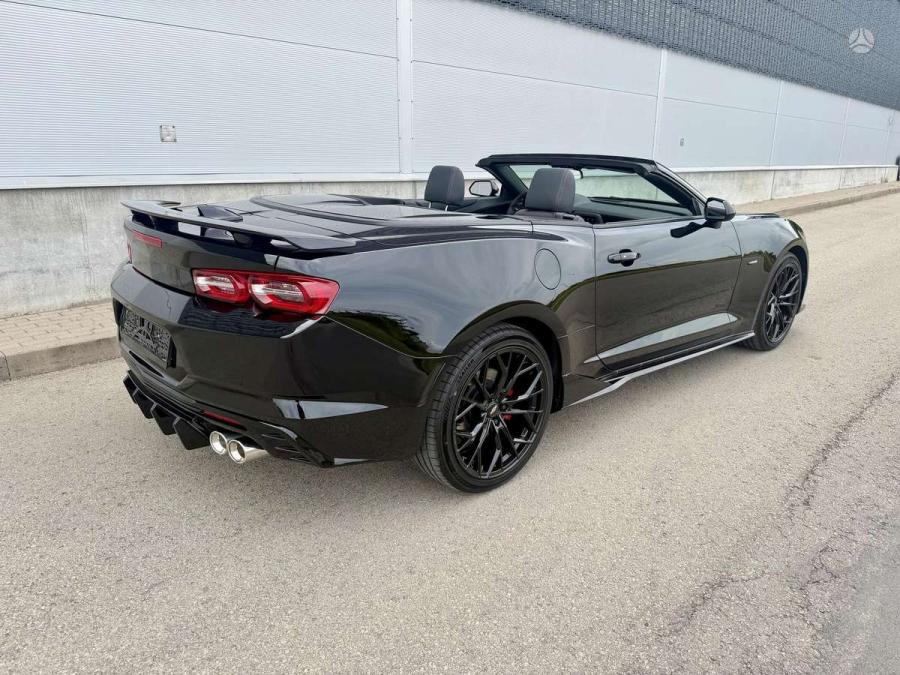 Black Chevrolet Camaro 2023 in Siauliai, with an engine capacity of 3.64 L and mileage of 59 thousand km for 27830 €, photo 8 on AUTOMOTO.COM.LV