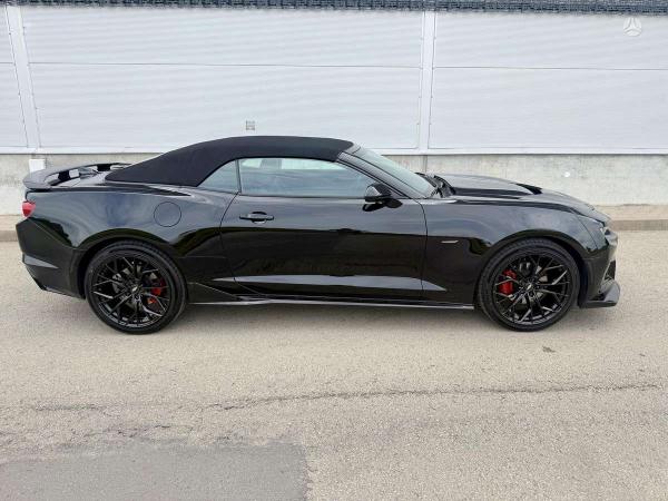 Black Chevrolet Camaro 2023 in Siauliai, with an engine capacity of 3.64 L and mileage of 59 thousand km for 27830 €, photo 9 on AUTOMOTO.COM.LV