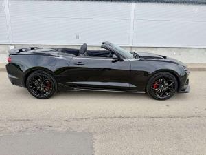 Black Chevrolet Camaro 2023 in Siauliai, with an engine capacity of 3.64 L and mileage of 59 thousand km for 27830 €, photo 11 on AUTOMOTO.COM.LV