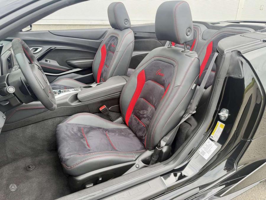 Black Chevrolet Camaro 2023 in Siauliai, with an engine capacity of 3.64 L and mileage of 59 thousand km for 27830 €, photo 15 on AUTOMOTO.COM.LV