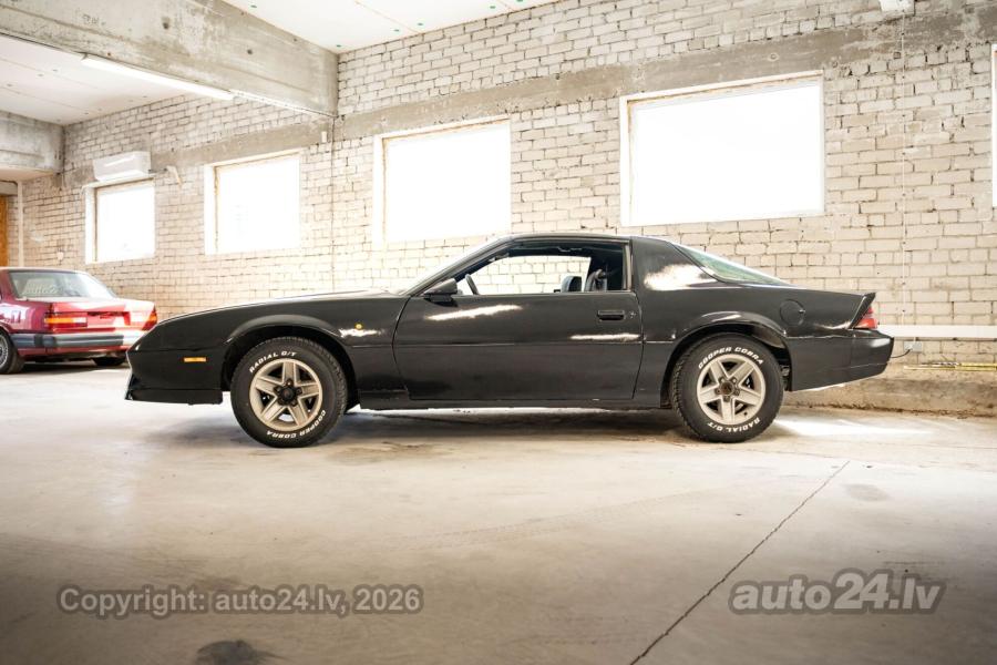 Melns Chevrolet Camaro 1984 Tallina, ar dzinēja tilpumu 5.00 L un nobraukumu 0 tūkst. km par 7900 €, foto 5 vietnē AUTOMOTO.COM.LV