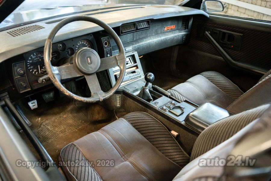 Melns Chevrolet Camaro 1984 Tallina, ar dzinēja tilpumu 5.00 L un nobraukumu 0 tūkst. km par 7900 €, foto 13 vietnē AUTOMOTO.COM.LV