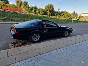 Melns Chevrolet Camaro 1985 Viļņa, ar dzinēja tilpumu 5.00 L un nobraukumu 137 tūkst. km par 8499 €, foto 6 vietnē AUTOMOTO.COM.LV