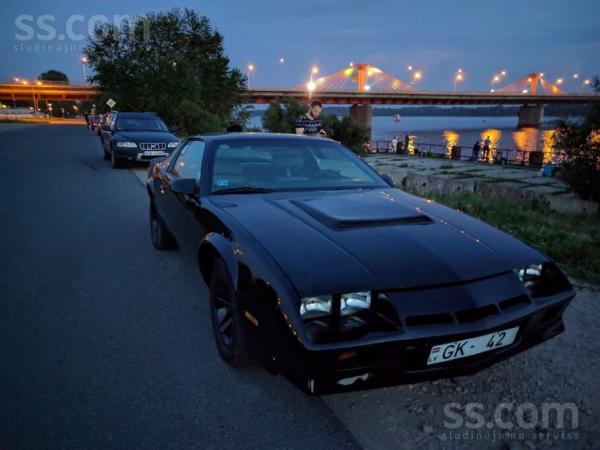 Melns Chevrolet Camaro 1986 Rīga, ar dzinēja tilpumu 5.00 L un nobraukumu 70 tūkst. km par 5850 €, foto 4 vietnē AUTOMOTO.COM.LV