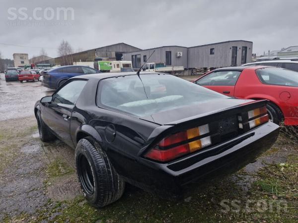 Melns Chevrolet Camaro 1986 Rīga, ar dzinēja tilpumu 5.00 L un nobraukumu 70 tūkst. km par 5850 €, foto 9 vietnē AUTOMOTO.COM.LV
