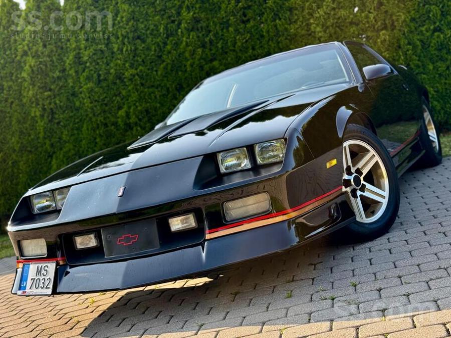Melns Chevrolet Camaro 1994 Rīga, ar dzinēja tilpumu 5.70 L un nobraukumu 0 tūkst. km par 15000 €, foto 1 vietnē AUTOMOTO.COM.LV